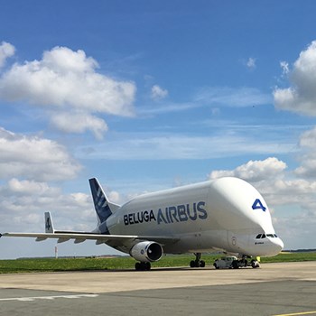 L'avion qui transporte des avions